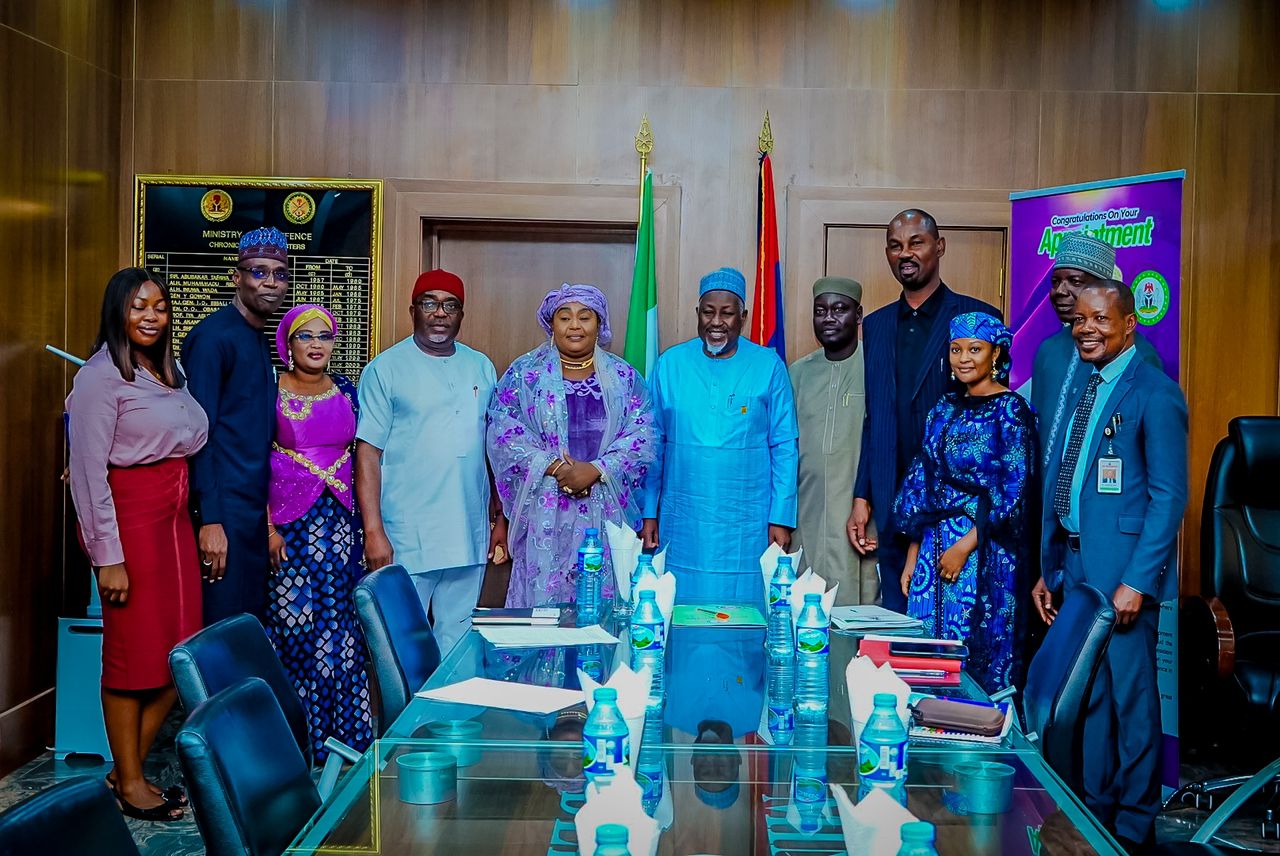 THE HONOURBLE MINISTER OF DEFENCE RECEIVED THE SENIOR SPECIAL ADVISER ...