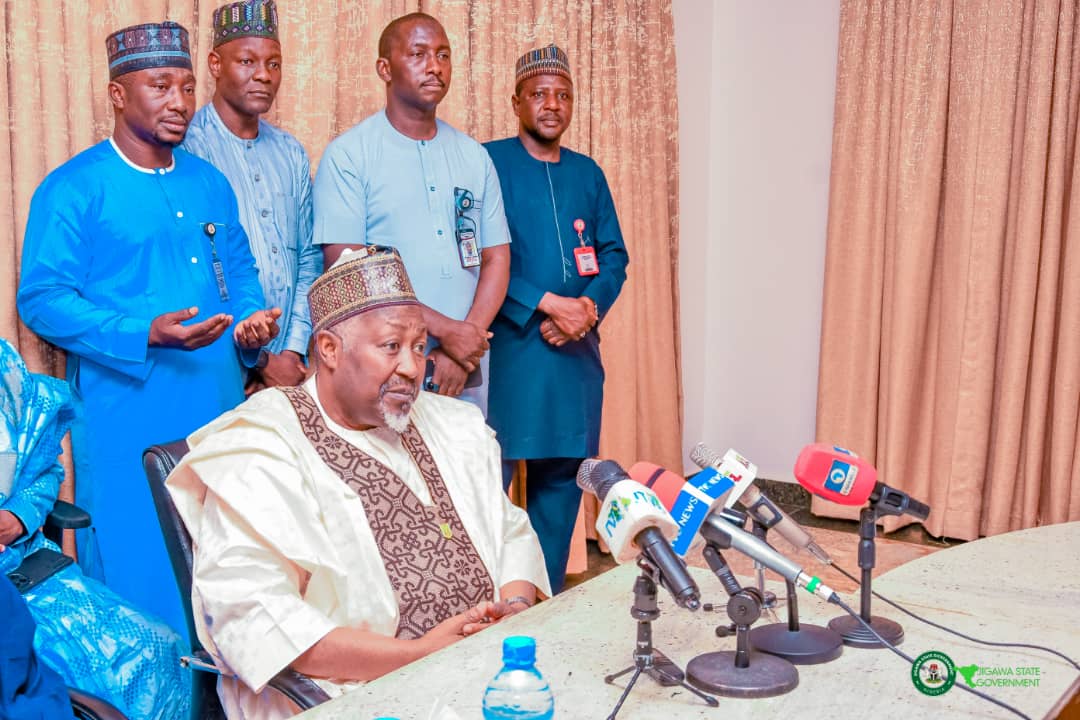 THE HONOURABLE MINISTER OF DEFENCE WAS IN JIGAWA STATE TO COMMISERATE ...