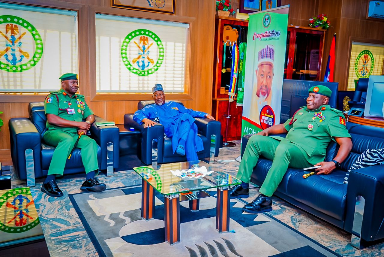 THE HONOURABLE MINSTER OF DEFENCE RECEIVED THE CHIEF OF DEFENCE STAFF ...